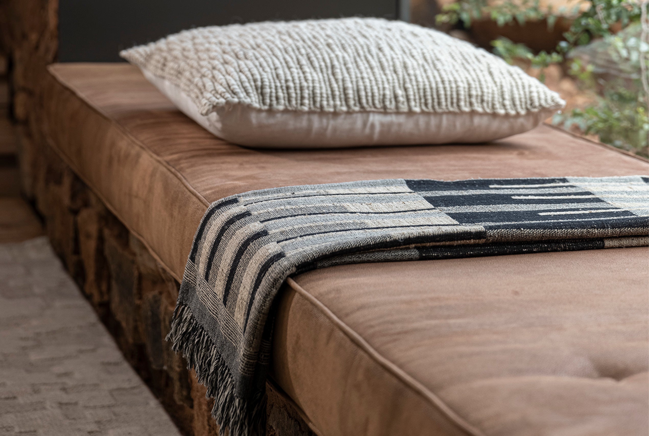 Pillows & Throws – Enkay